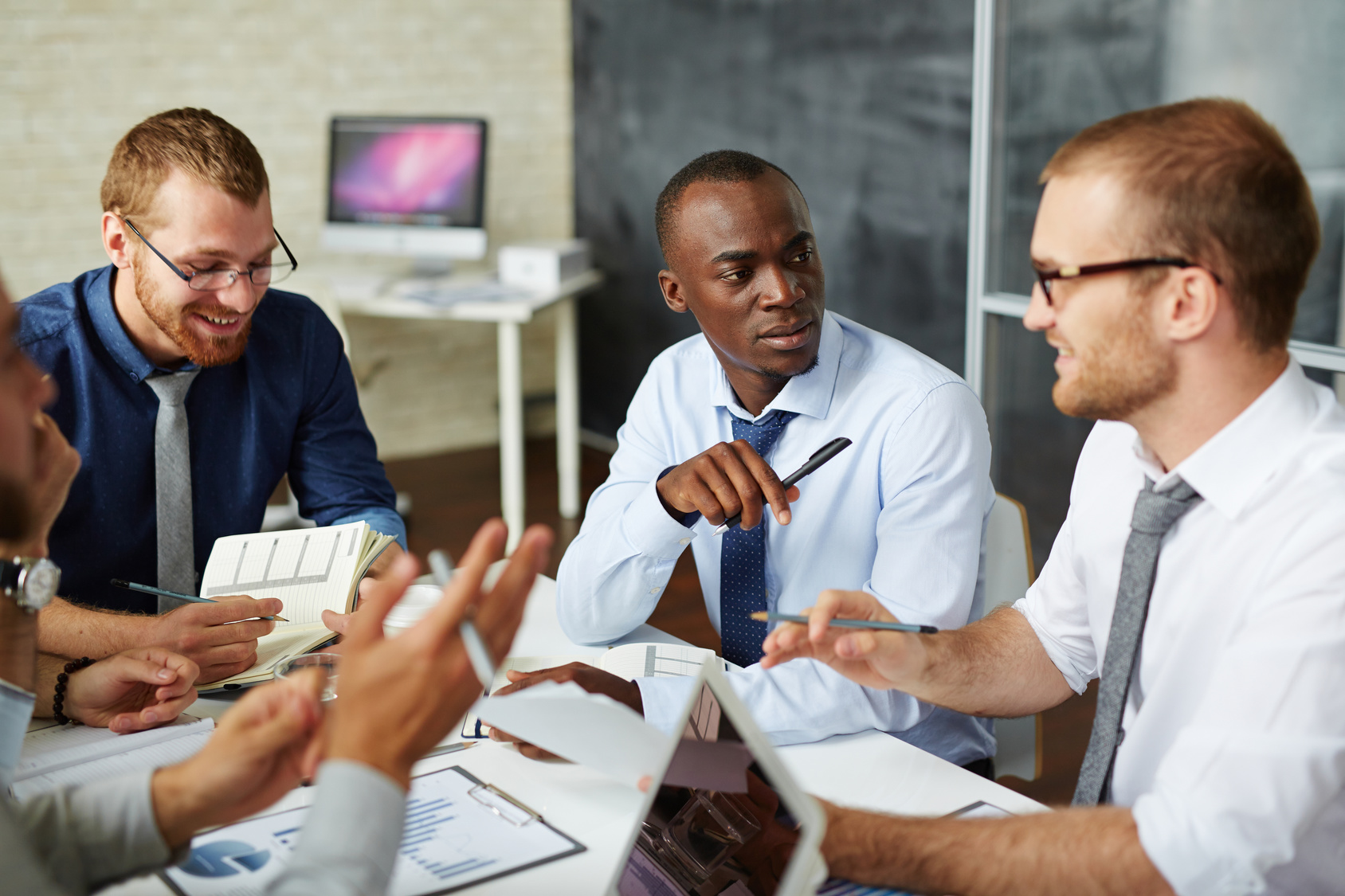 How to retain your top employees this year - Graphite HRM