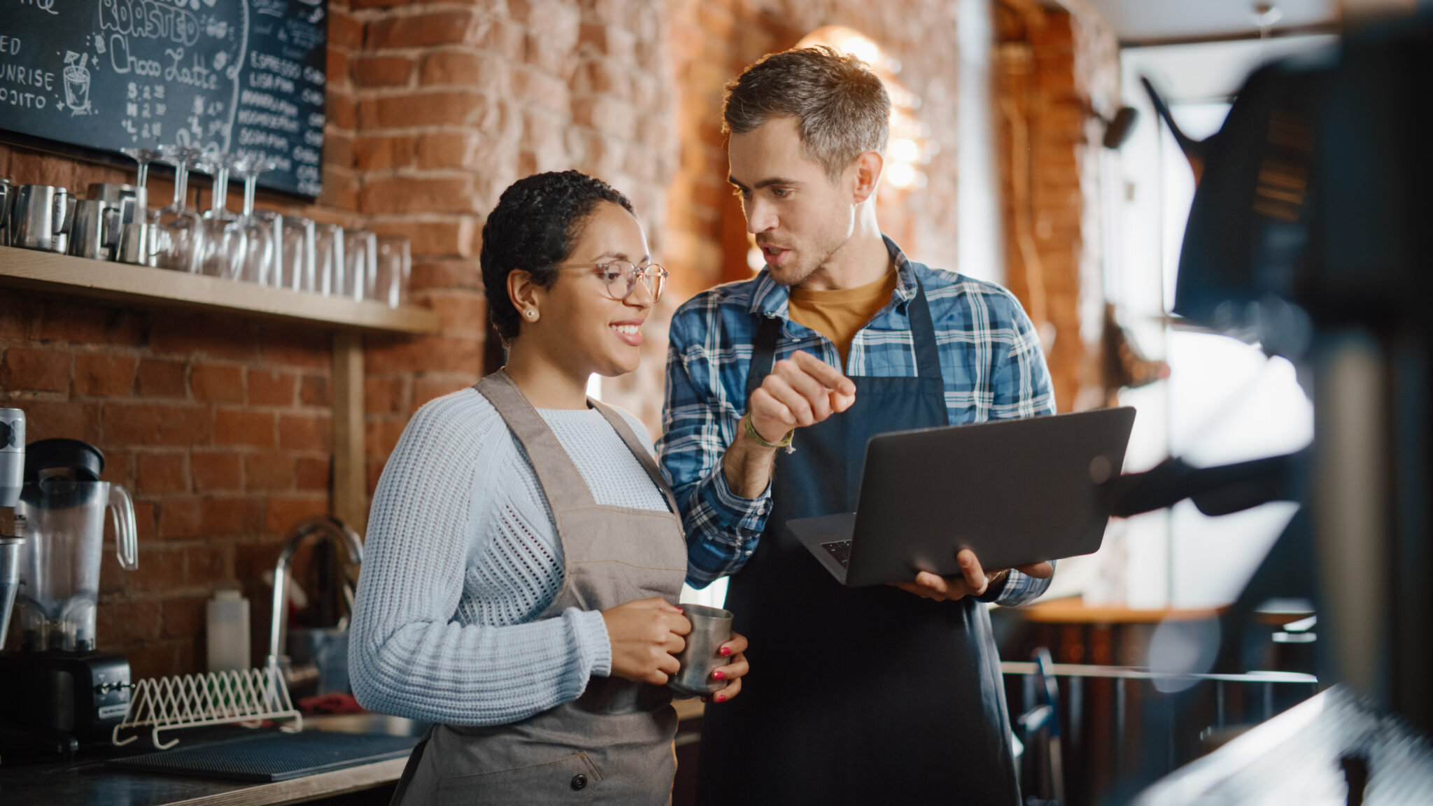 How to handle an employee's unauthorised absence from work - Graphite HRM